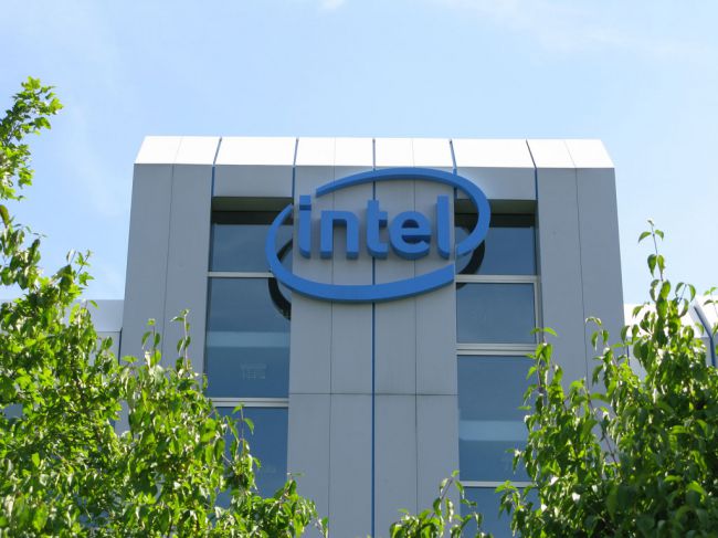 Intel dévoile accidentellement les détails d'un prototype GPU en ...
