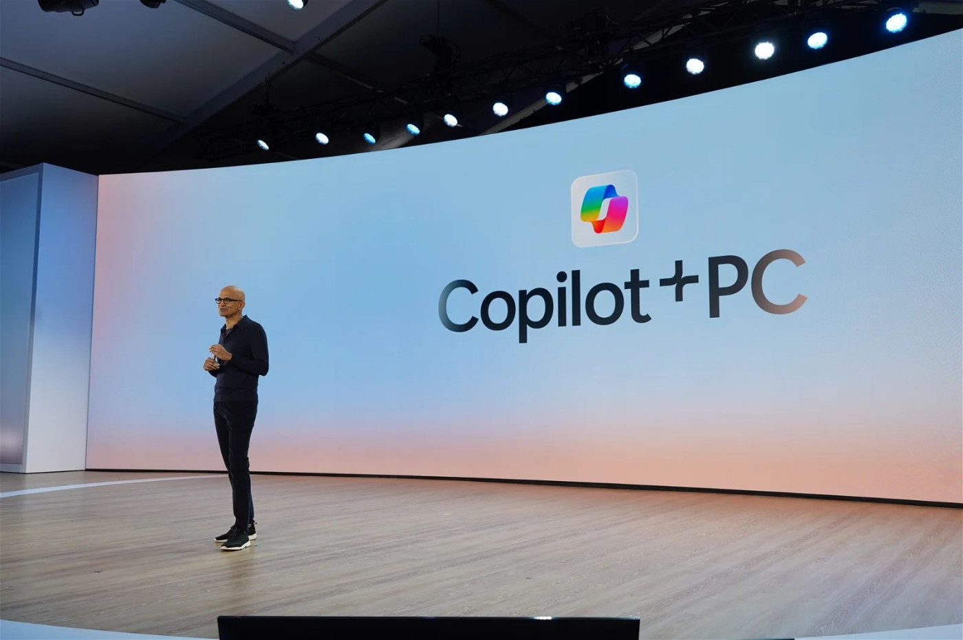 Copilot + PC : Microsoft dévoile sa nouvelle génération de PC propulsée ...